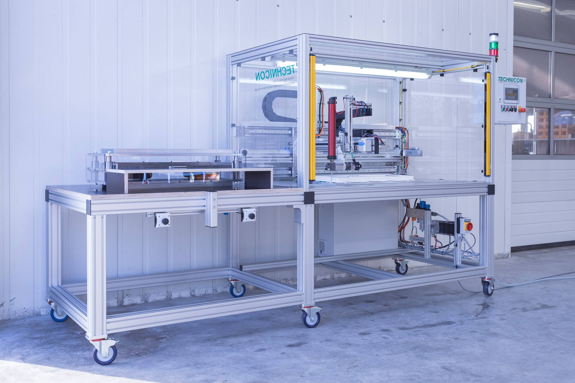 CNC-adhesive-sealant-dispensing-kontur-klebstoff-auftrag-06-web | Technicon